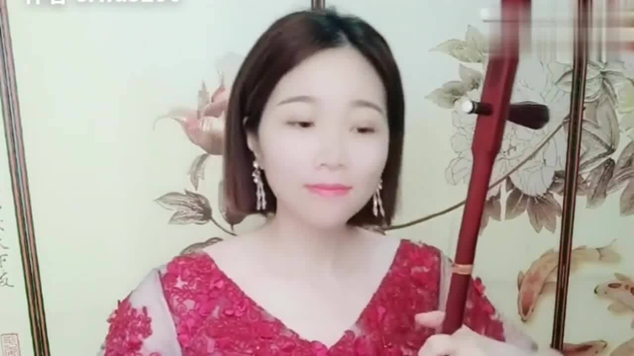 军旅歌曲合集_分享一曲《十五的月亮》，美女不愧是二胡演奏家，旋律美极了！_高清1080P在线观看平台_腾讯视频