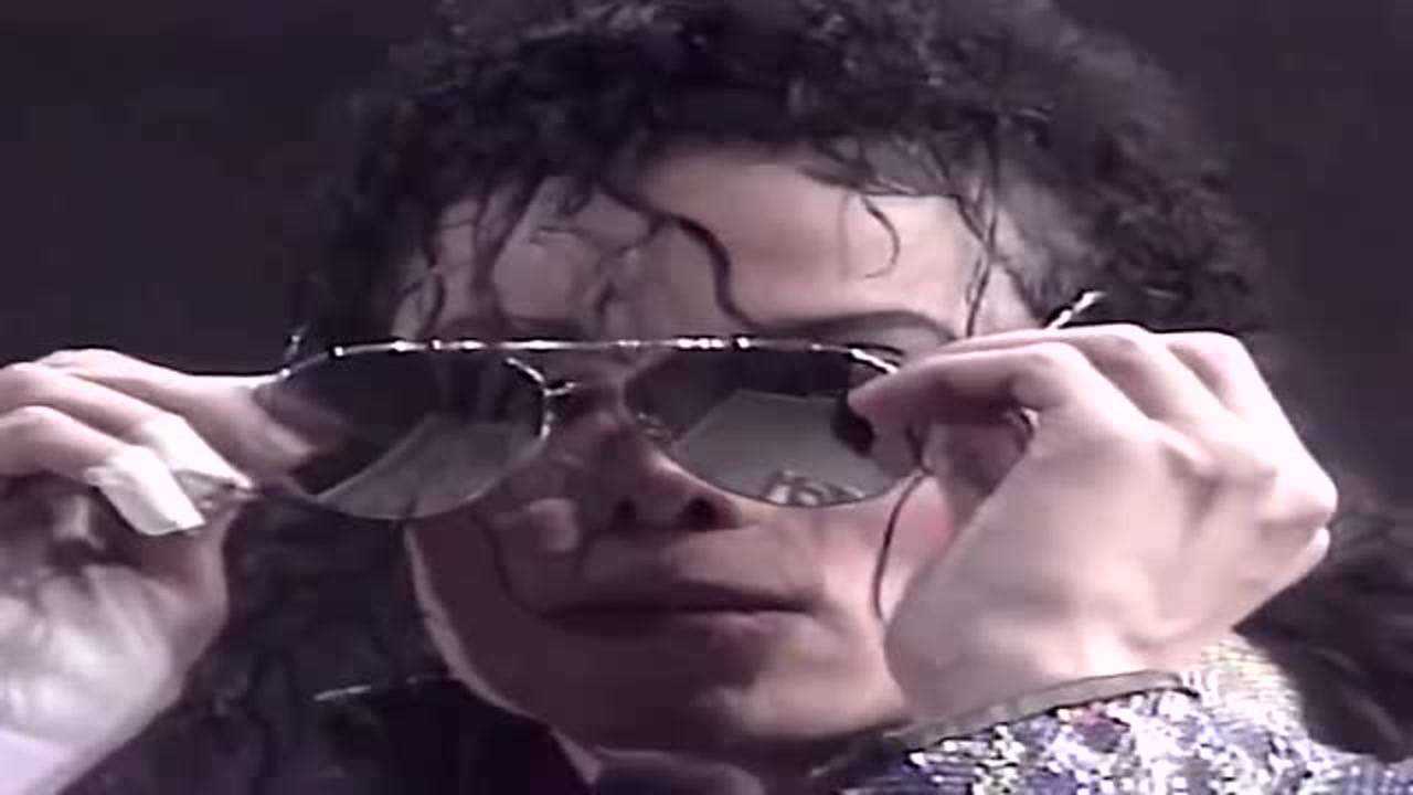 迈克尔杰克逊演唱会，一秒价值百万的现场，光摘墨镜就用了120秒_高清1080P在线观看平台_腾讯视频