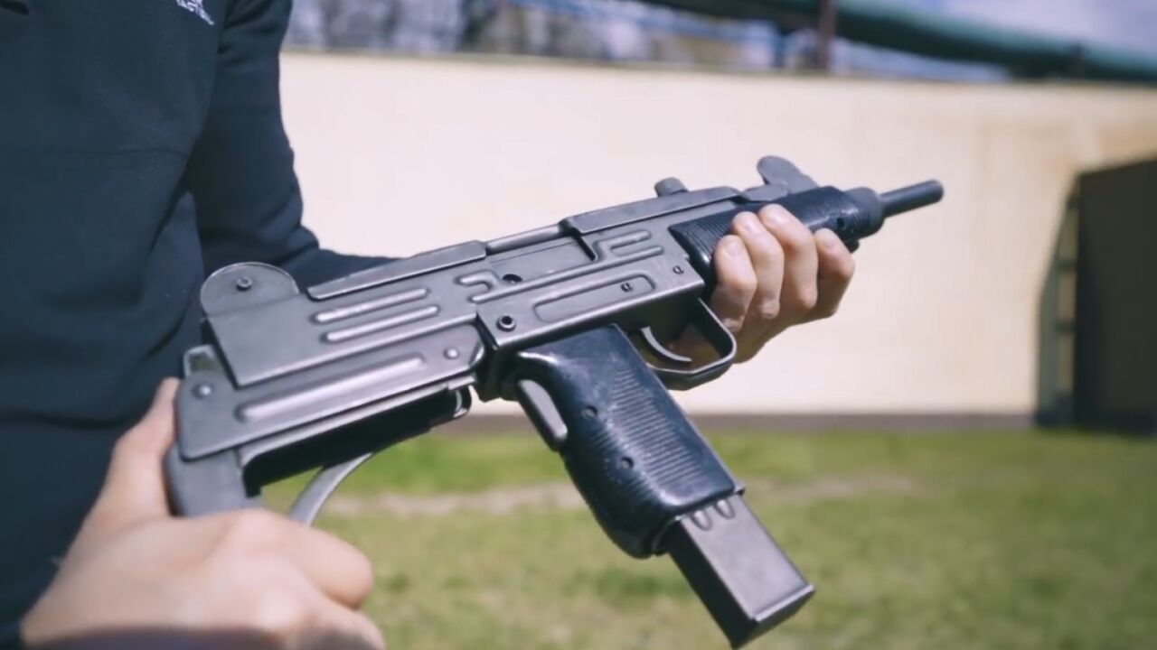 短小精悍UZI冲锋枪，又称“乌兹”或“乌齐”，名气不输德国MP5_高清1080P在线观看平台_腾讯视频