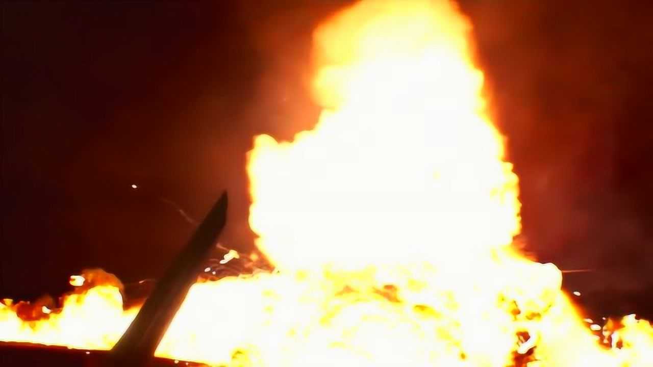 飞机跑道太短冒险起飞，飞机着火爆炸_腾讯视频