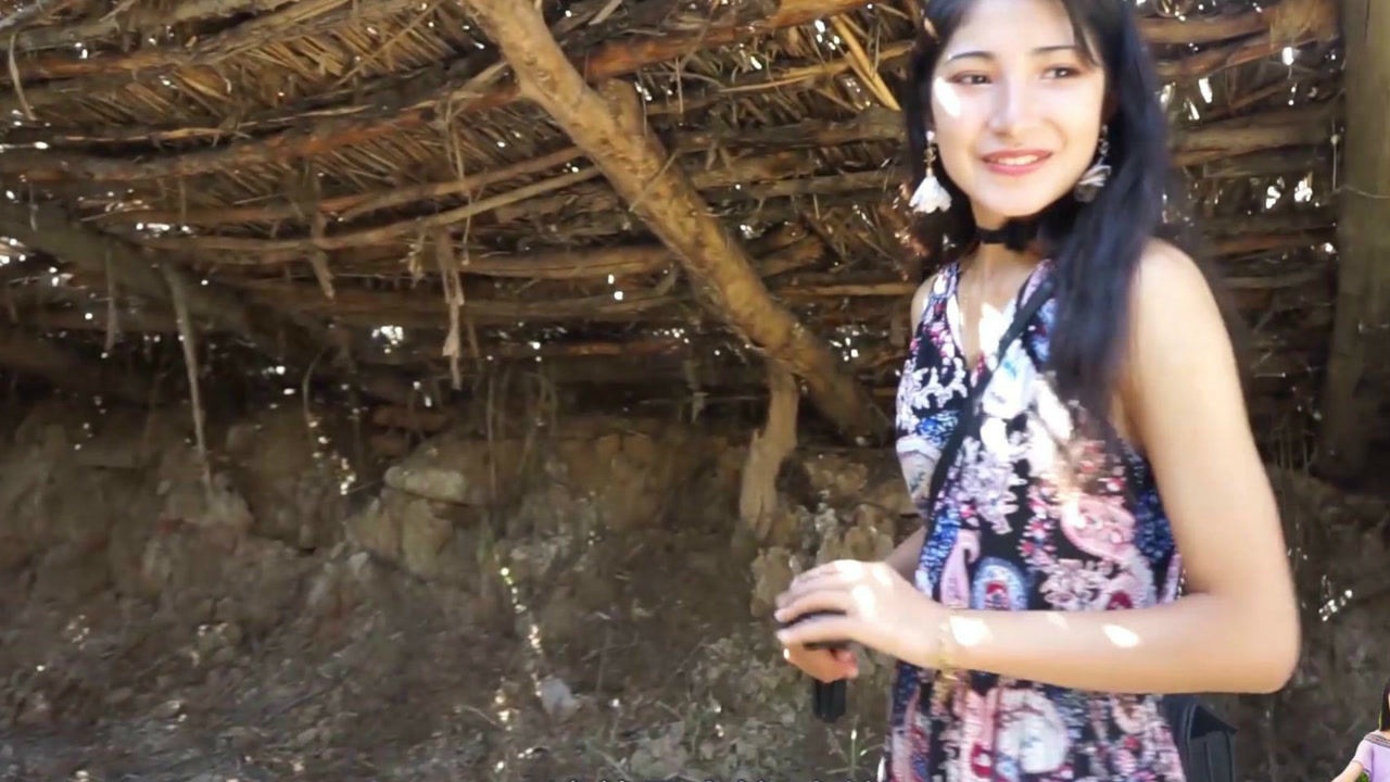 60年代新疆建设兵团环境有多苦？维吾尔美女看完后，感动到想落泪_高清1080P在线观看平台_腾讯视频