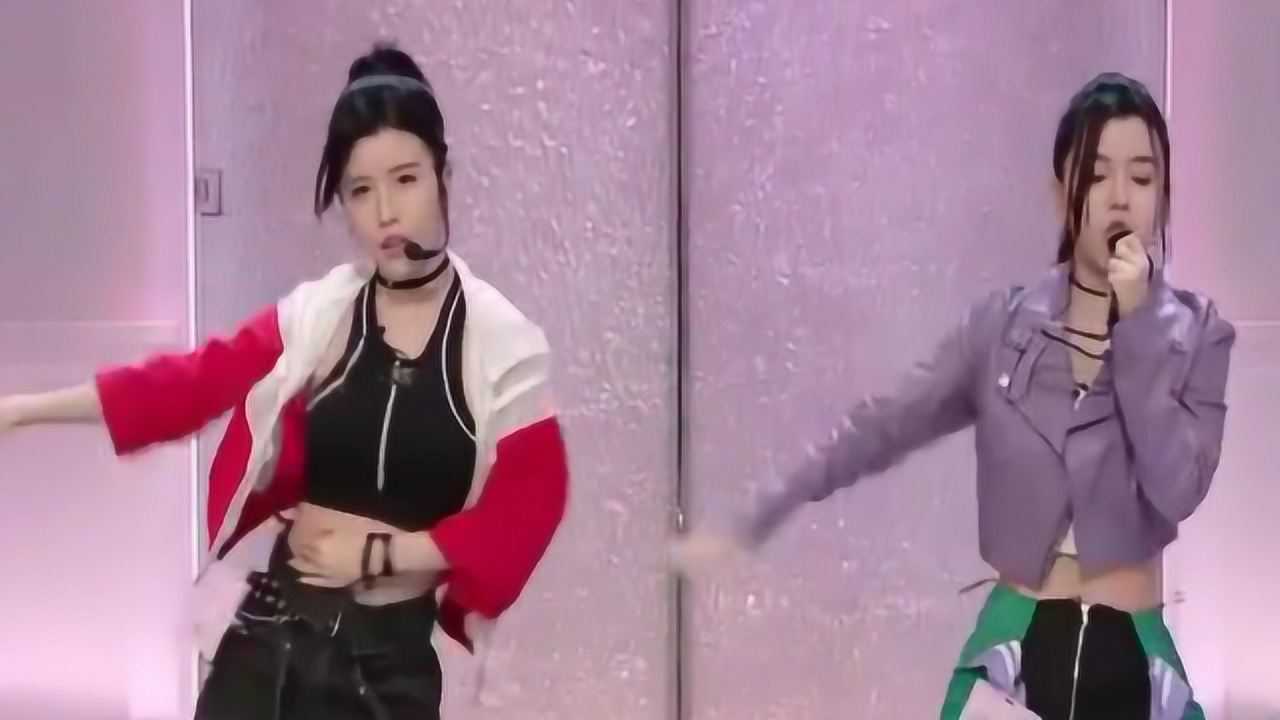 明日之子：BY2登台演唱DNA，妹妹耳麦掉了，机智处理_高清1080P在线观看平台_腾讯视频