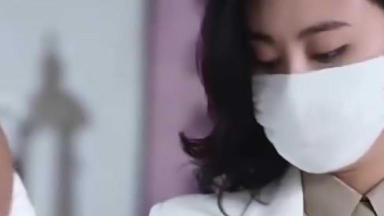 美女军医要给特种兵打针，听不是打胳膊，特种兵脸红了_腾讯视频