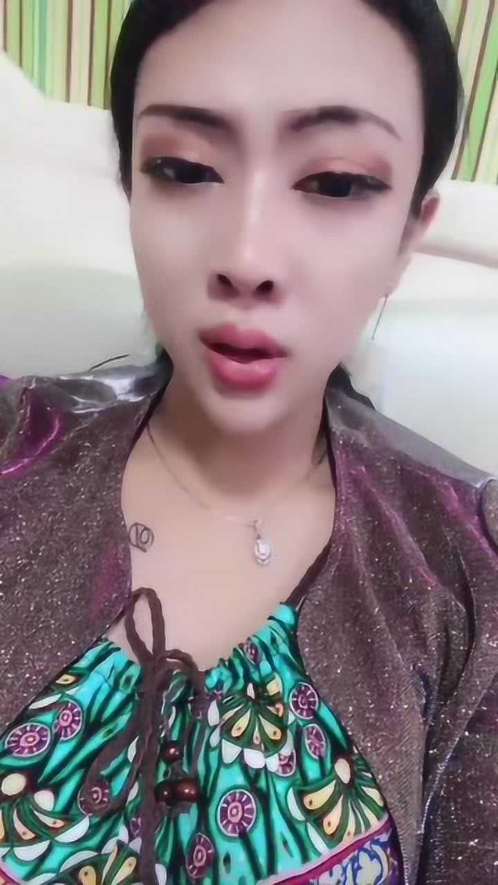 变性人穿42高跟鞋,比脸都长受打击,喜欢东北女人的豪爽性格!高清1080p在线观看平台腾讯视频