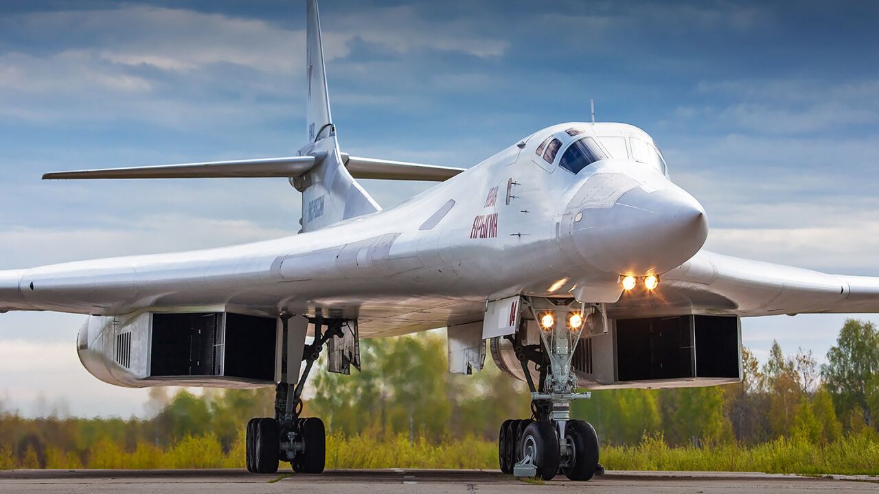 老面孔新内核！经俄罗斯升级后的图-160M战略威慑有多凶猛？_腾讯视频