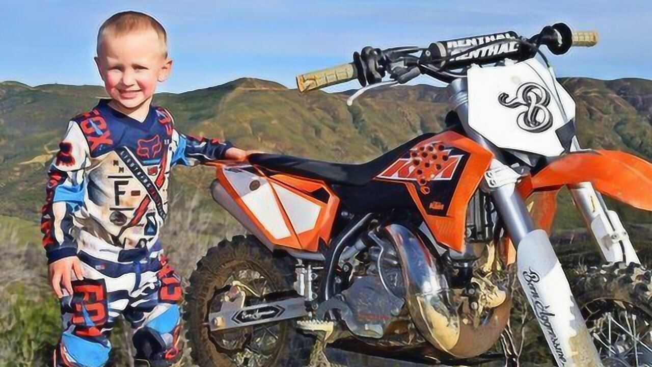 小男孩1岁开始骑越野摩托车，4岁拿下专业赛冠军_腾讯视频