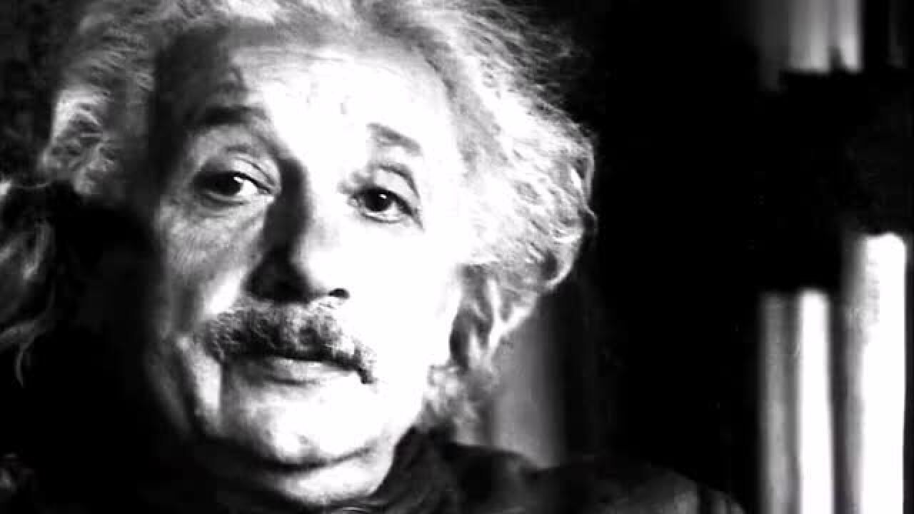 短视频名人故事英语学习，爱因斯坦的一生，中英翻译