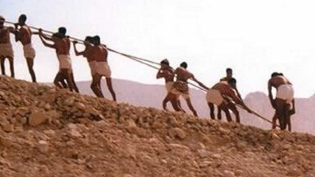 神秘的埃及金字塔，数千吨巨石如何搬运？揭秘古埃及人的特殊方法_腾讯视频