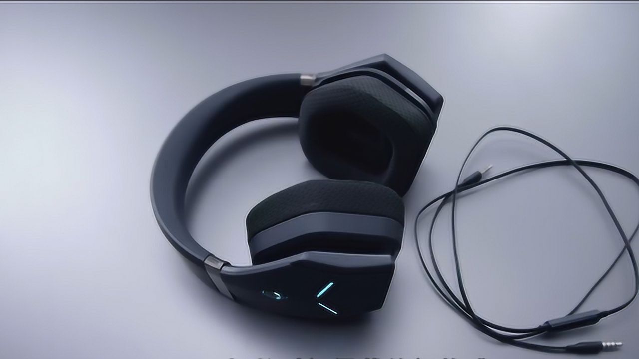 外星人AW988一款超酷的耳机，保证你看一眼就爱上它_高清1080P在线观看平台_腾讯视频
