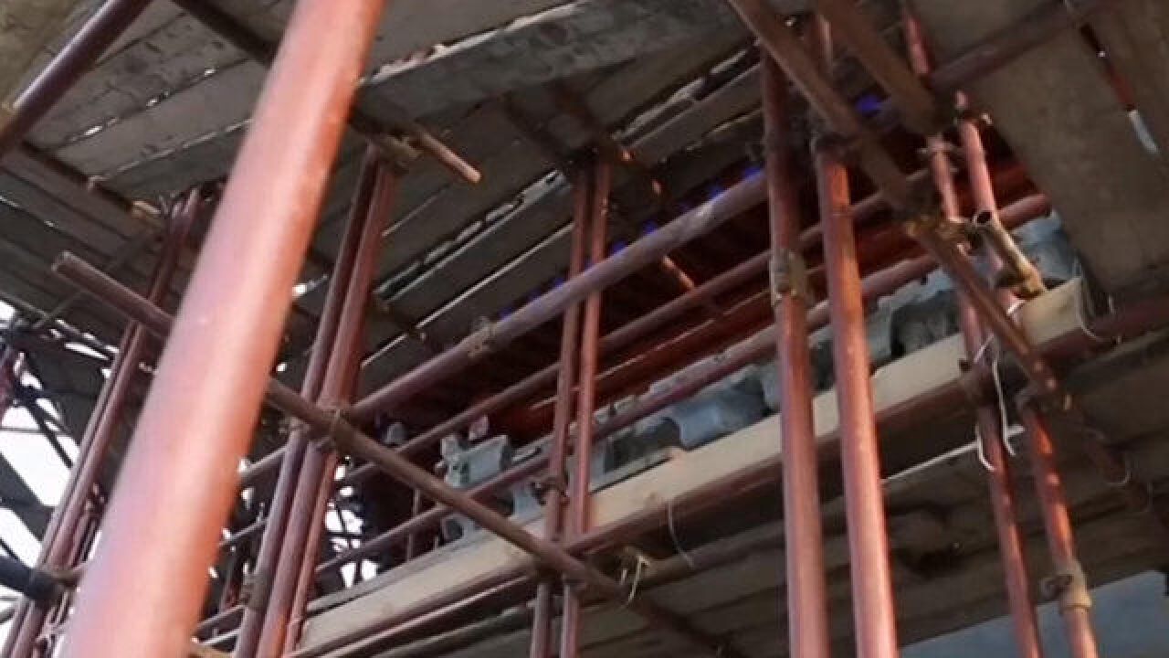 高空56米修缮燃灯塔，脚手架与地面绝对垂直，还不与塔身接触_高清1080P在线观看平台_腾讯视频