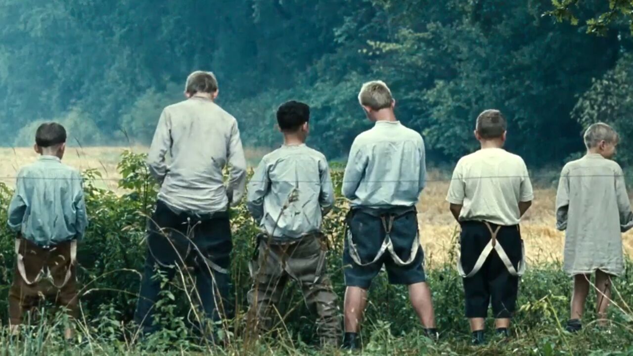 尿尿比赛，小男孩只有半个小鸟，被发现差点丧命！_腾讯视频