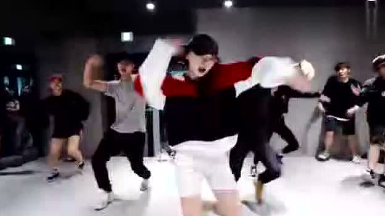 节奏感超强的舞蹈表演每个动作都好简单_高清1080P在线观看平台_腾讯视频