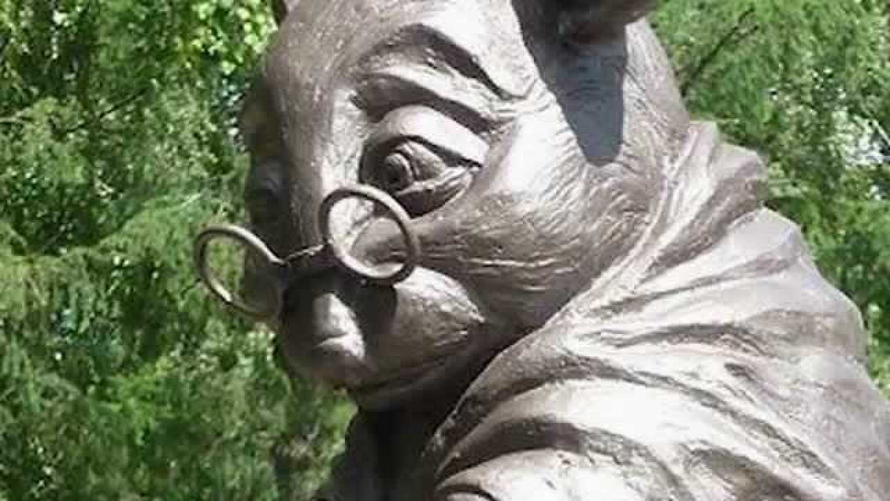 科学家正在编织一个DNA链，这是纪那为了科学研究而献出生命的实验鼠！_腾讯视频