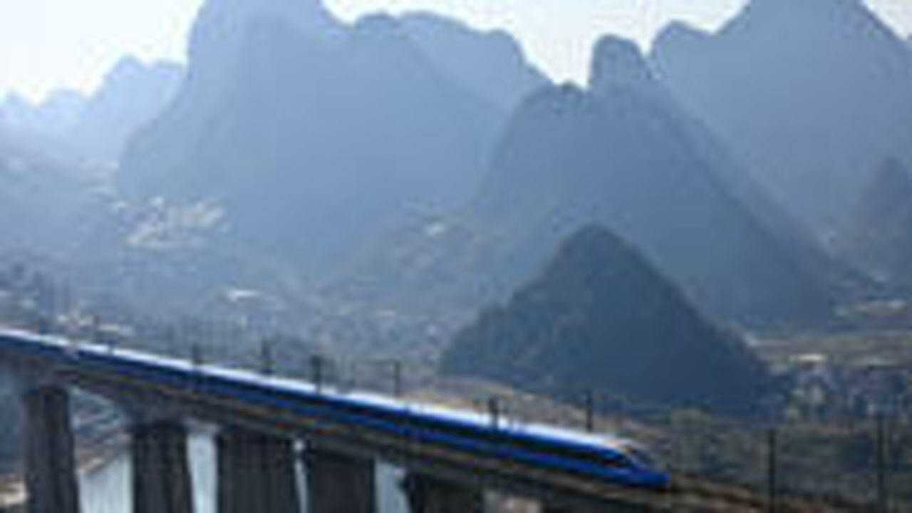 我国新型“复兴号”CR300AF动车组在桂粤间正式载客运营_高清1080P在线观看平台_腾讯视频