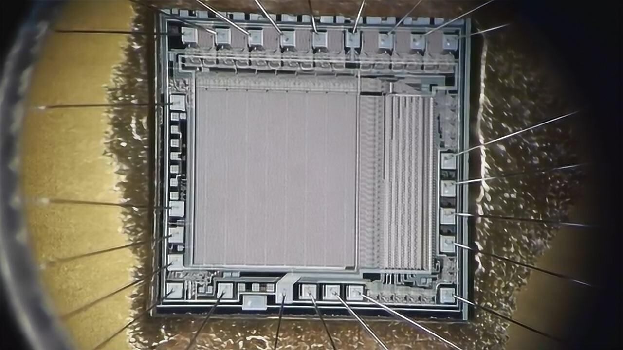 芯片的内部构造是什么样子？显微镜下画面高能，密集恐惧症慎入！_高清1080P在线观看平台_腾讯视频