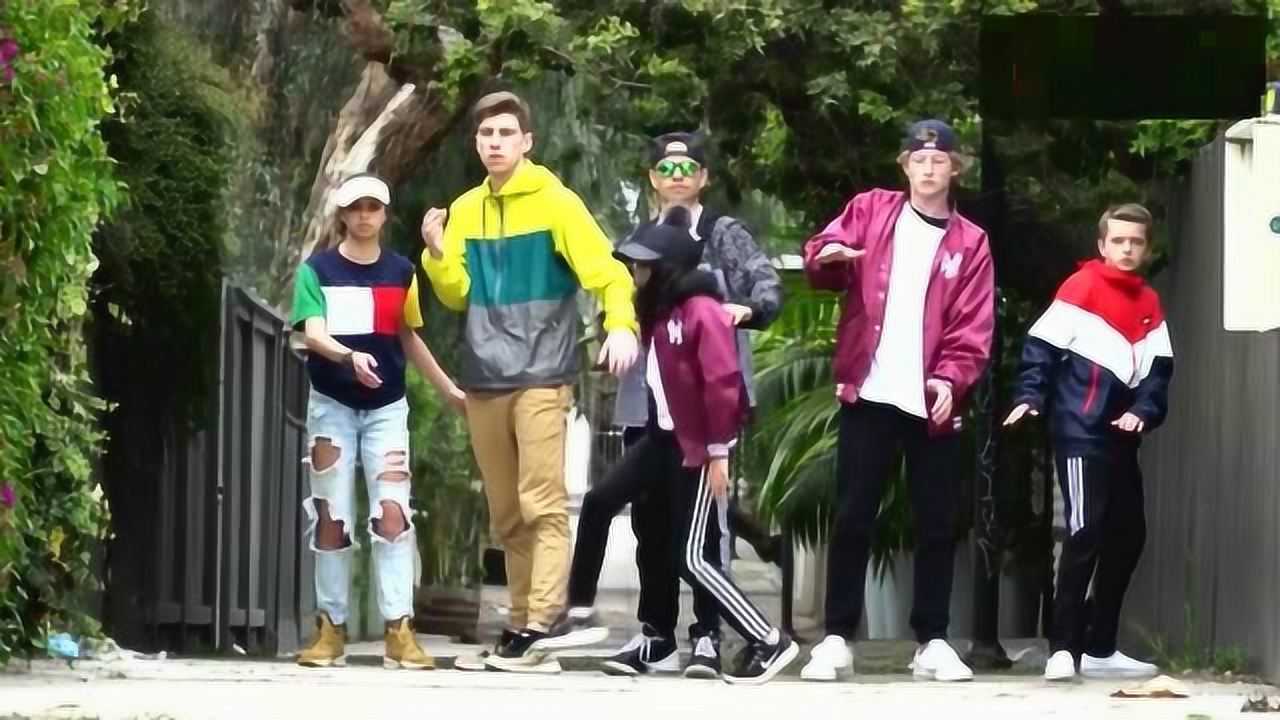 机械舞大神PoppinJohn带领小天才机械舞者超酷炫街头舞蹈秀_高清1080P在线观看平台_腾讯视频