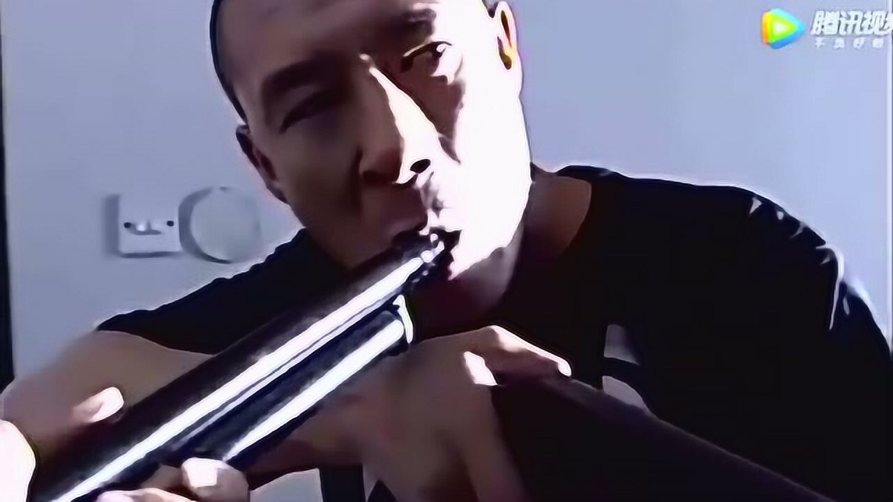 征服经典片段!黑老大刘华强被警察包围,要一枪打死大鹏,霸气!1腾讯视频
