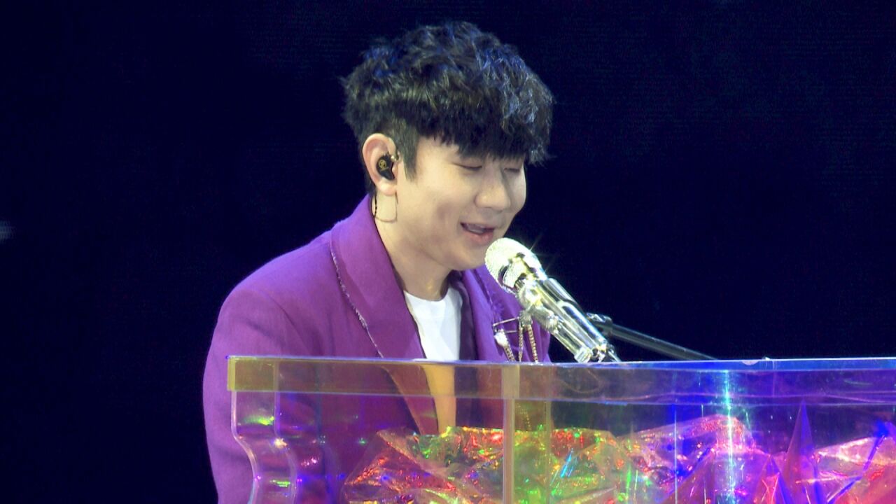 林俊杰jj20巡回演唱会，唱香港限定版、致敬经典的粤语歌曲《追》_高清1080P在线观看平台_腾讯视频