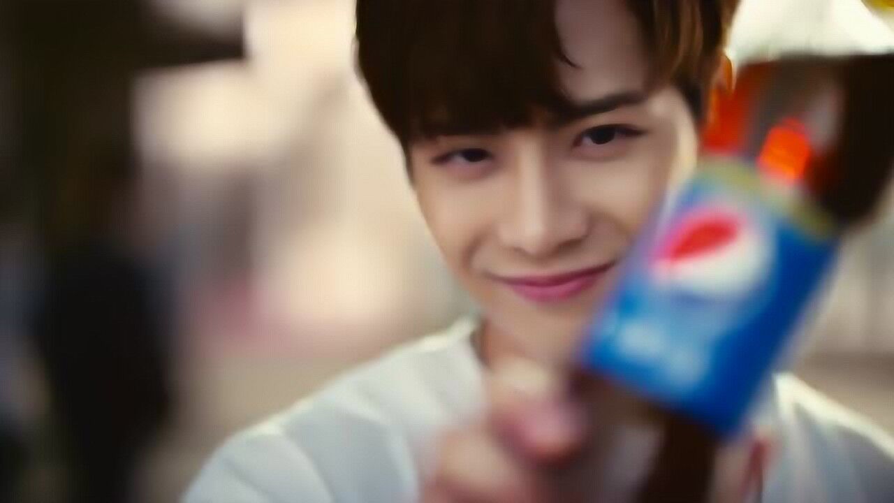 周冬雨和嘎嘎王嘉尔共同代言的百事可乐品牌最新广告片欣赏_高清1080P在线观看平台_腾讯视频