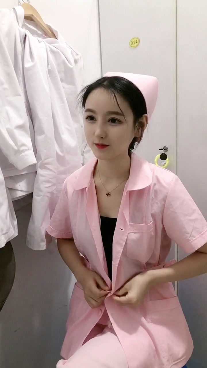 偷拍小护士换衣服,简直毫无抵抗力 腾讯视频
