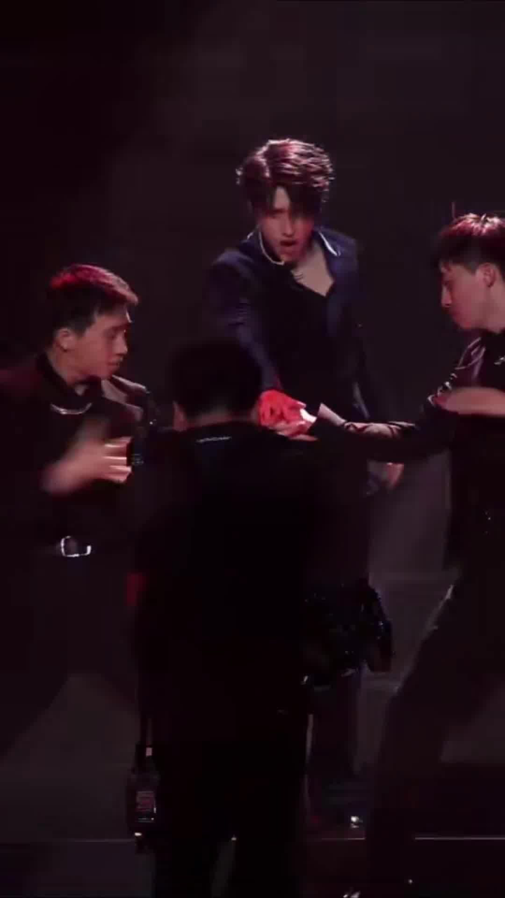 严浩翔《OKAY》直拍|时代少年团无尽夏演唱会_高清1080P在线观看平台_腾讯视频