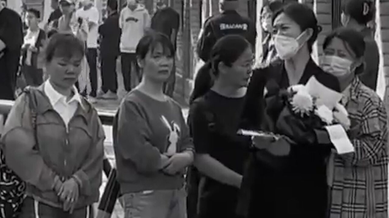 被撞身亡学生母亲坠楼去世！警方调查孩子母亲生前遭网暴情况腾讯视频