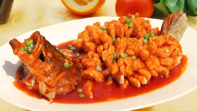 松鼠桂鱼刀法和调汁是关键，大厨手把手教你松鼠桂鱼的做法，漂亮_腾讯视频