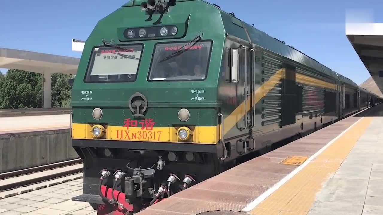 青藏铁路的NJ2型柴油机车和高原型HXN3型内燃机车鸣笛对比！_腾讯视频