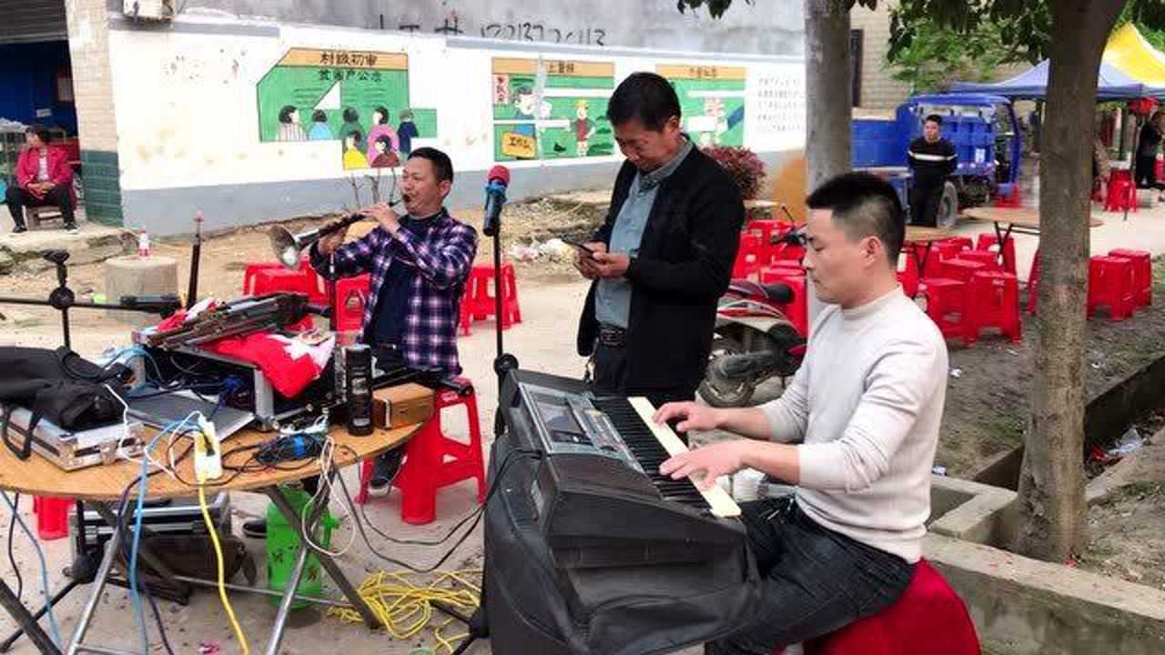 大叔唢呐吹奏《孟姜女哭长城》，忧伤委婉的旋律，不由自主听哭了_高清1080P在线观看平台_腾讯视频