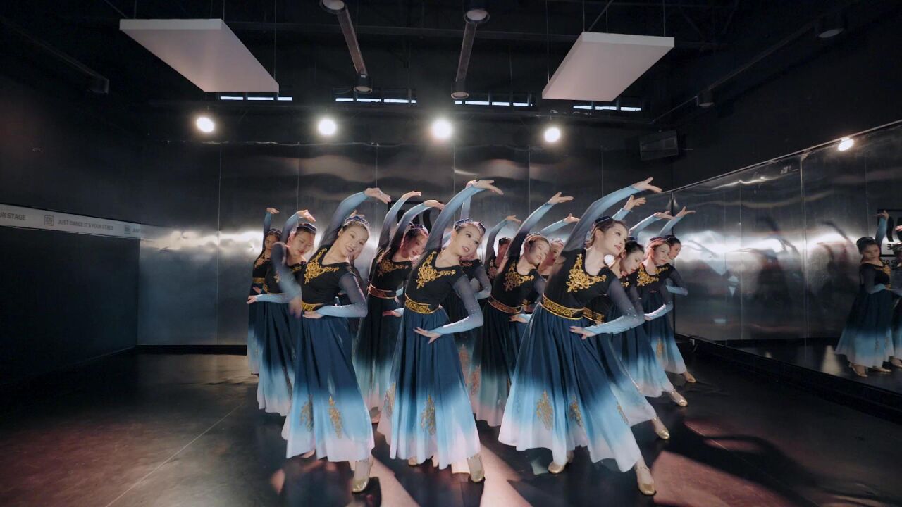 美丽公主！节奏欢快，热情洋溢的维吾尔族舞蹈《古力阿伊木》_高清1080P在线观看平台_腾讯视频