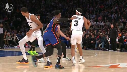 NBA全场集锦_NBA常规赛：马刺105-126尼克斯_实在盖不到！文班挡拆顺下灵巧转身过掉对手高举高打暴扣终结_高清1080P在线观看平台_腾讯视频