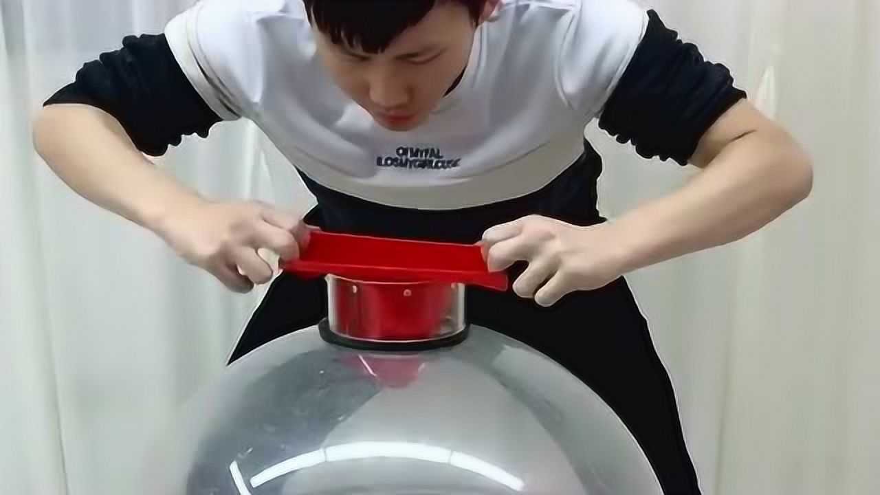 原来打气球里面套小气球是这样做的，实在是太简单了，这就是一个塑料壳嘛！_高清1080P在线观看平台_腾讯视频