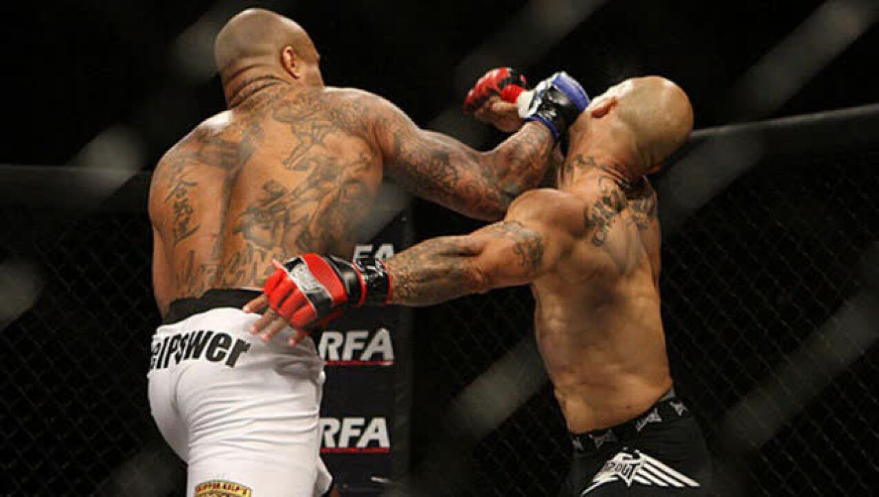 一招就让你倒地不起！MMA赛场惊爆视觉的暴击KO时刻_高清1080P在线观看平台_腾讯视频