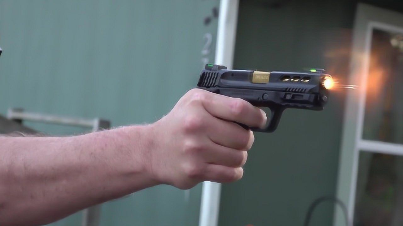 半自动手枪靶场射击实测，频繁卡壳让人很无奈高清1080p在线观看平台腾讯视频