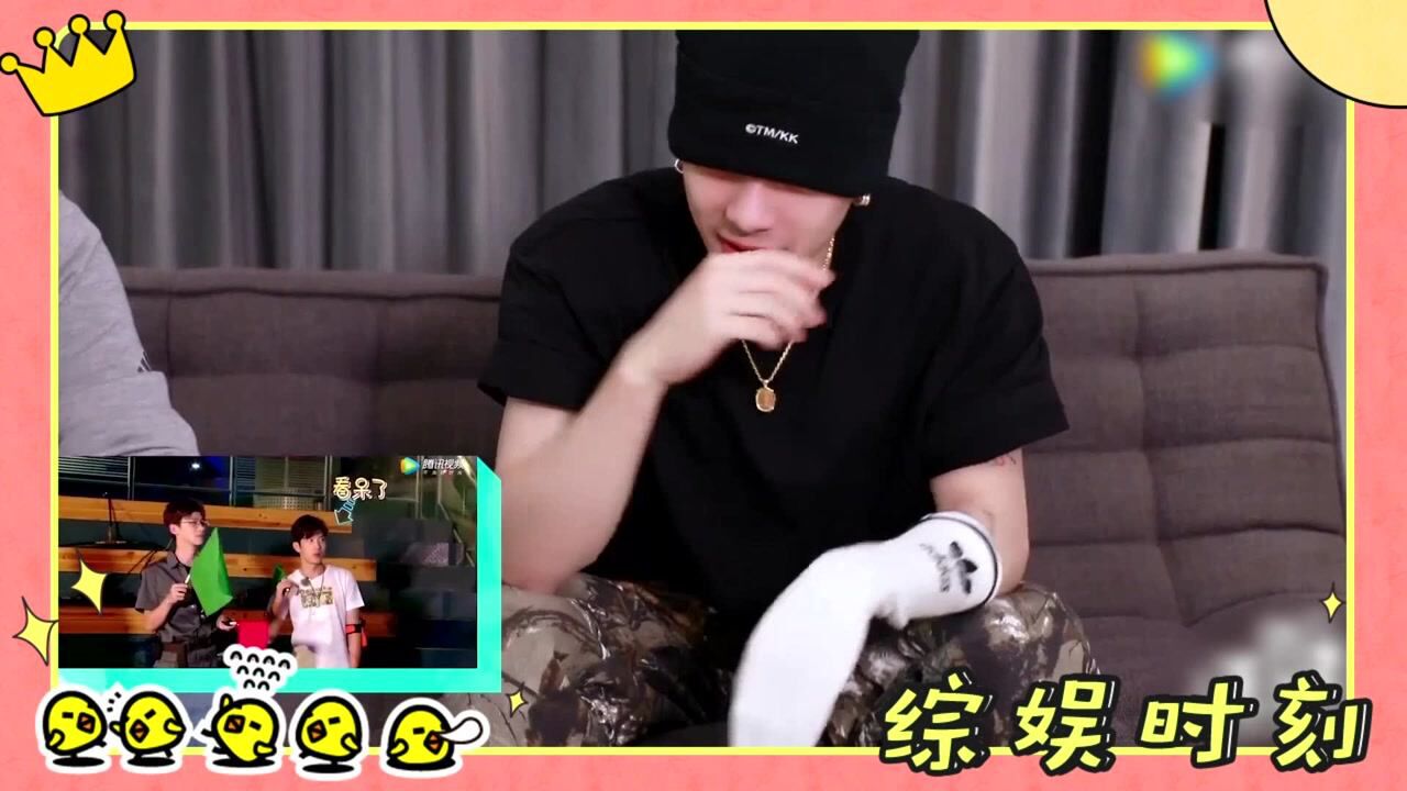 王嘉尔看自己4年前的搞笑视频，尴尬到以屁股示人，到处躲的嘎嘎太好笑了_高清1080P在线观看平台_腾讯视频