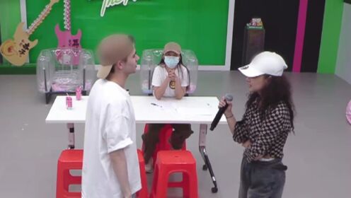 舞台2023_庆怜veegee危险距离唱情歌，害羞到逃走~_腾讯视频