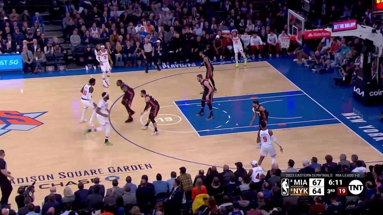 NBA：兰德尔空中折叠妙传米罗接球重扣_腾讯视频}