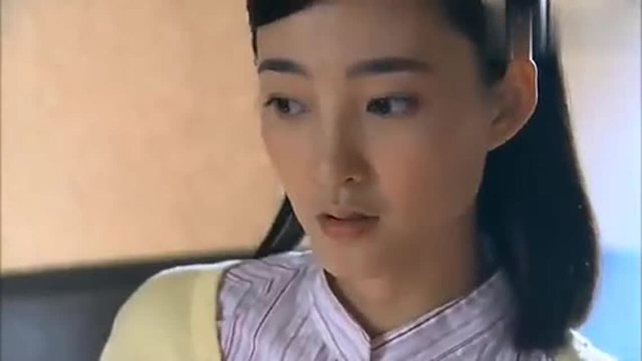 少女为艺术献身!在房间里对着镜子!脱了衣服!腾讯视频