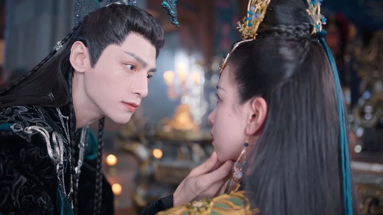长月烬明:澹台烬羞辱叶冰裳,你连叶夕雾的一根头发都不如高清1080p在线观看平台腾讯视频