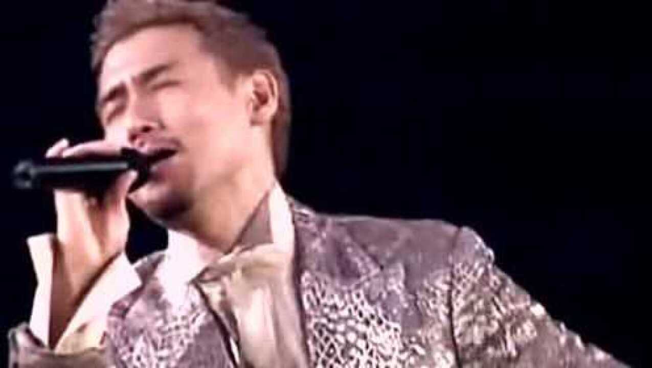 张学友经典现场，讲述男孩与一个患血癌女孩的故事，听到泪流满面额_腾讯视频