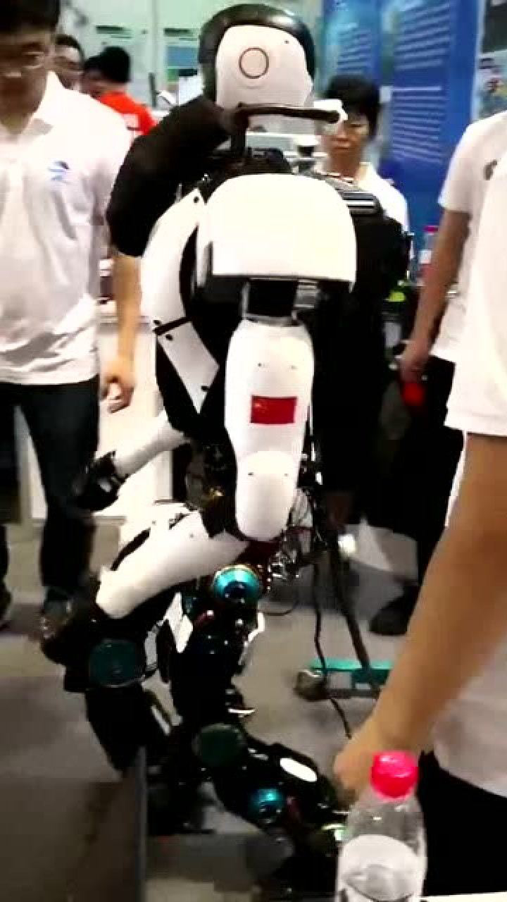 科技前沿：北京理工大学研发的人形智能机器人，行走非常平稳_高清1080P在线观看平台_腾讯视频