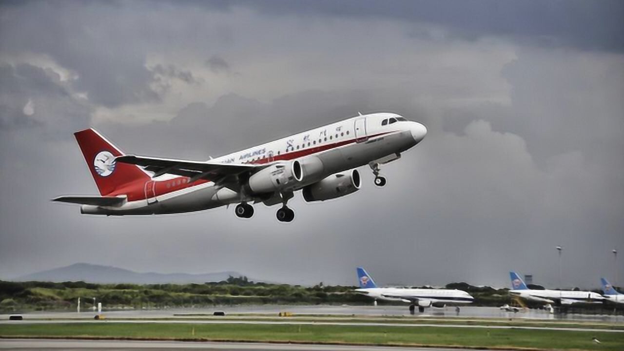 川航3U8633备降主因：风挡封严破损，此前无故障和维修记录_腾讯视频