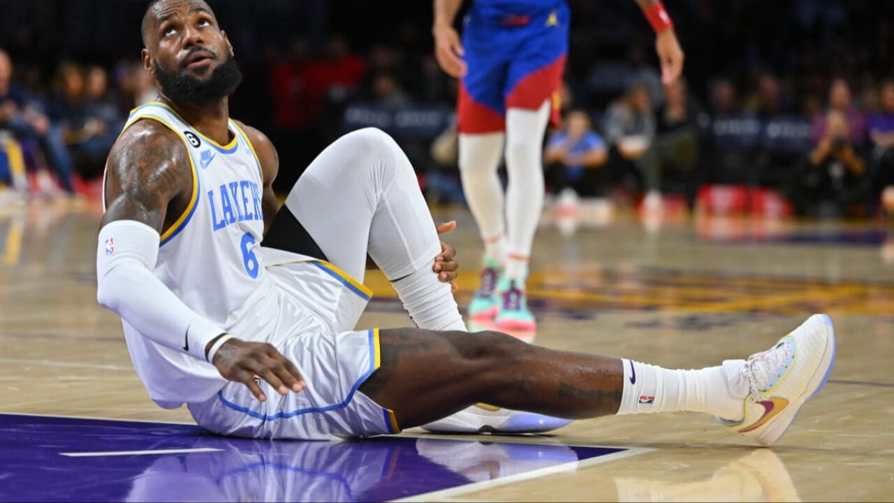 詹姆斯早就有伤在身，为进季后赛坚持带伤出战！_高清1080P在线观看平台_腾讯视频