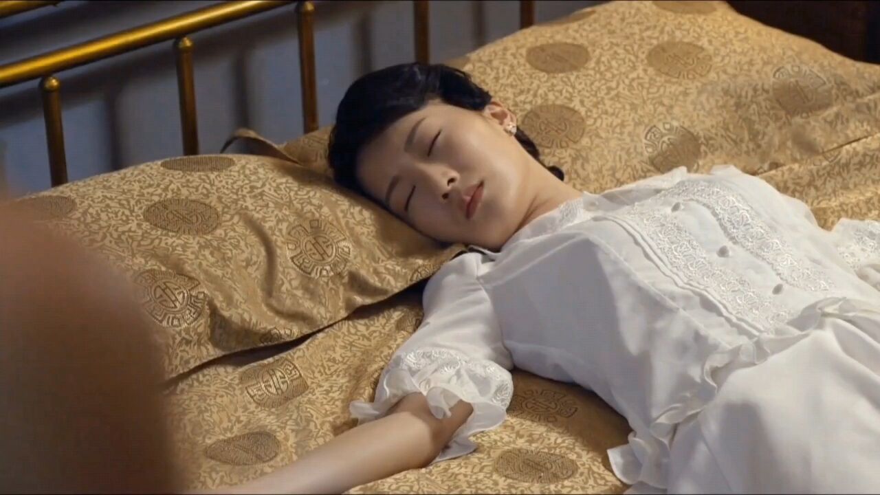 哥哥也喜欢弟弟的女人，趁机在水里下药，姑娘喝完立马晕过去高清1080p在线观看平台腾讯视频