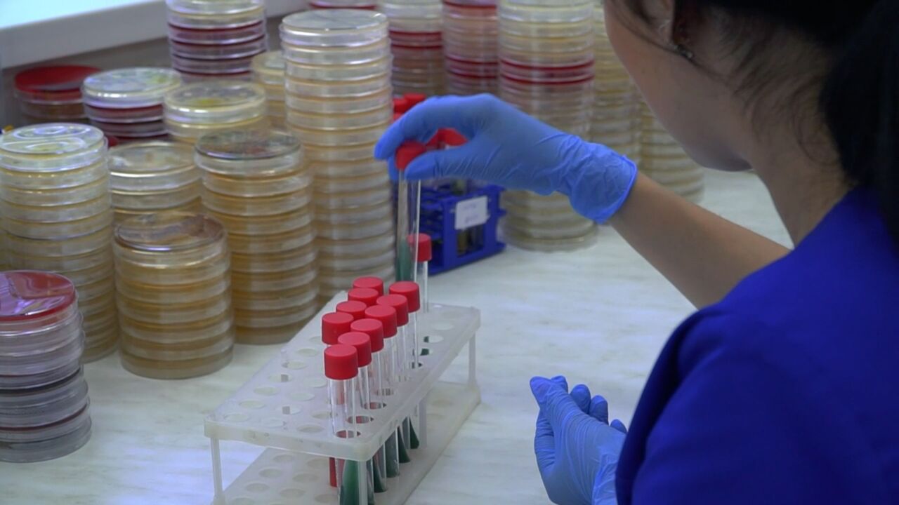 患者ICU治疗117天，家属用统计模型查出医院超收10万，官方核实：多收21.8万_腾讯视频