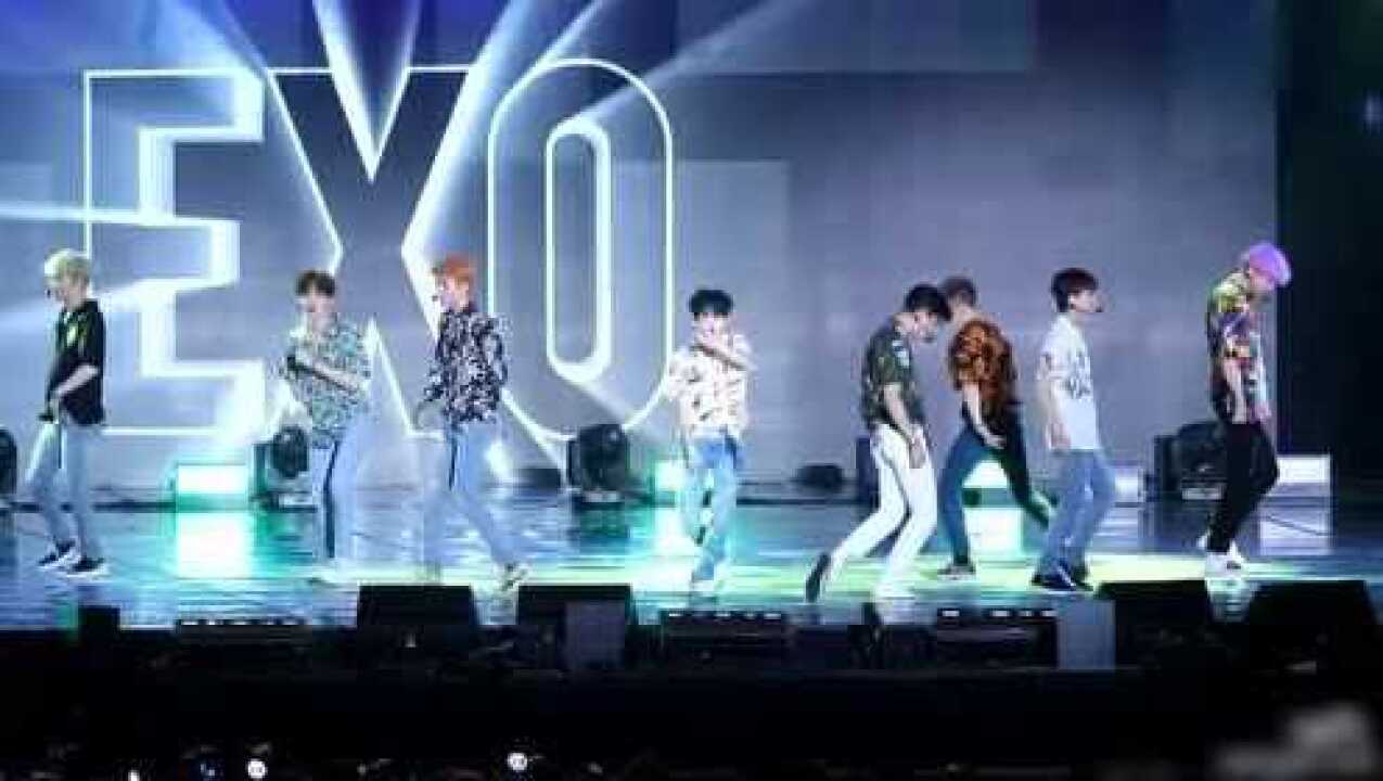 EXO现场版舞蹈，全场沸腾了！_腾讯视频