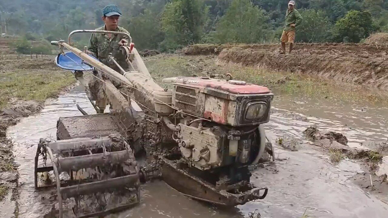 这种老式的手扶拖拉机，用的人已经不多了！_高清1080P在线观看平台_腾讯视频