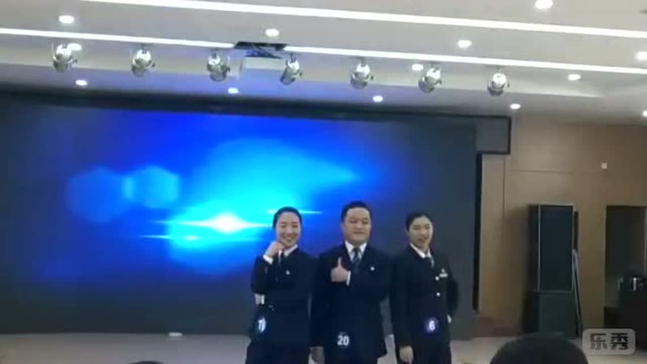 三人礼仪展示_高清1080P在线观看平台_腾讯视频