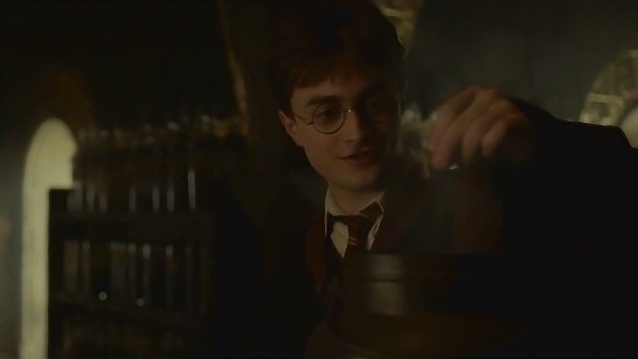 哈利上魔药课时，得到了一位名叫混血王子的魔药学的课本_电影_高清1080P在线观看平台_腾讯视频