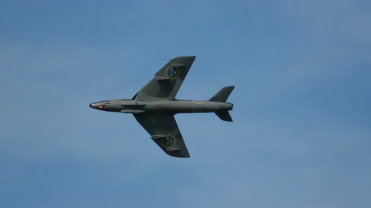 瑞典空军出镜率较少的j34战机，感受下空中的机动性能_腾讯视频